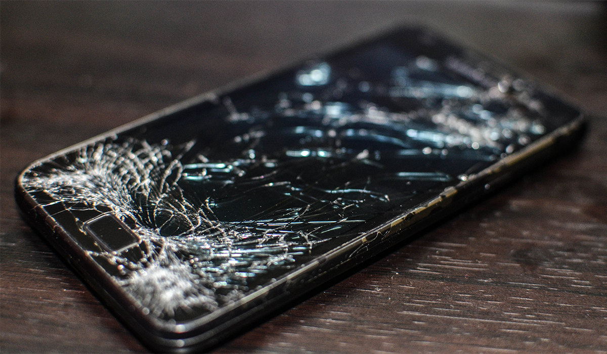 INFALIBRE: La broma de pantalla rota | Tecnología + Informática